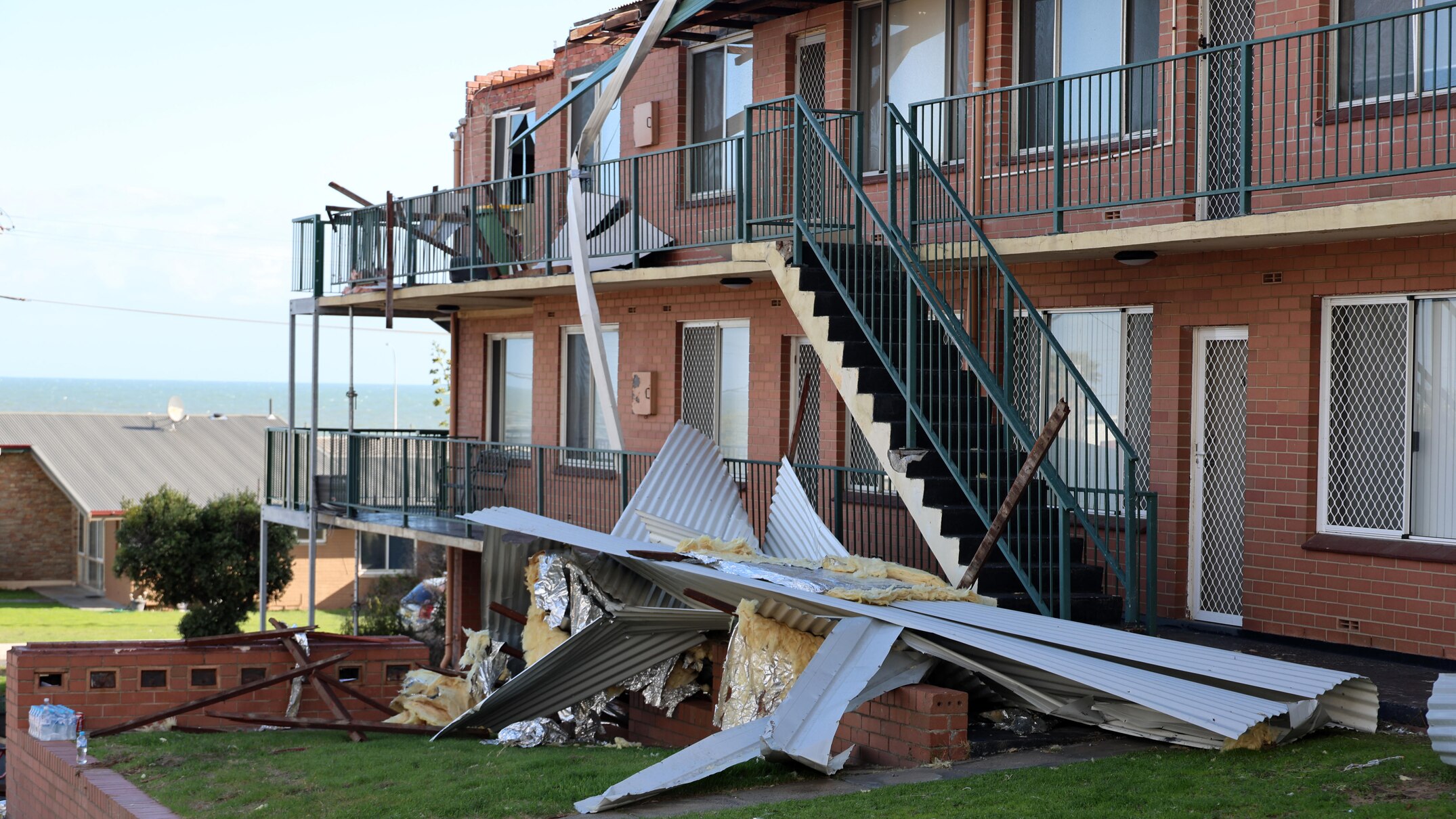 WA storms leave thousands without power as wild weekend weather continues