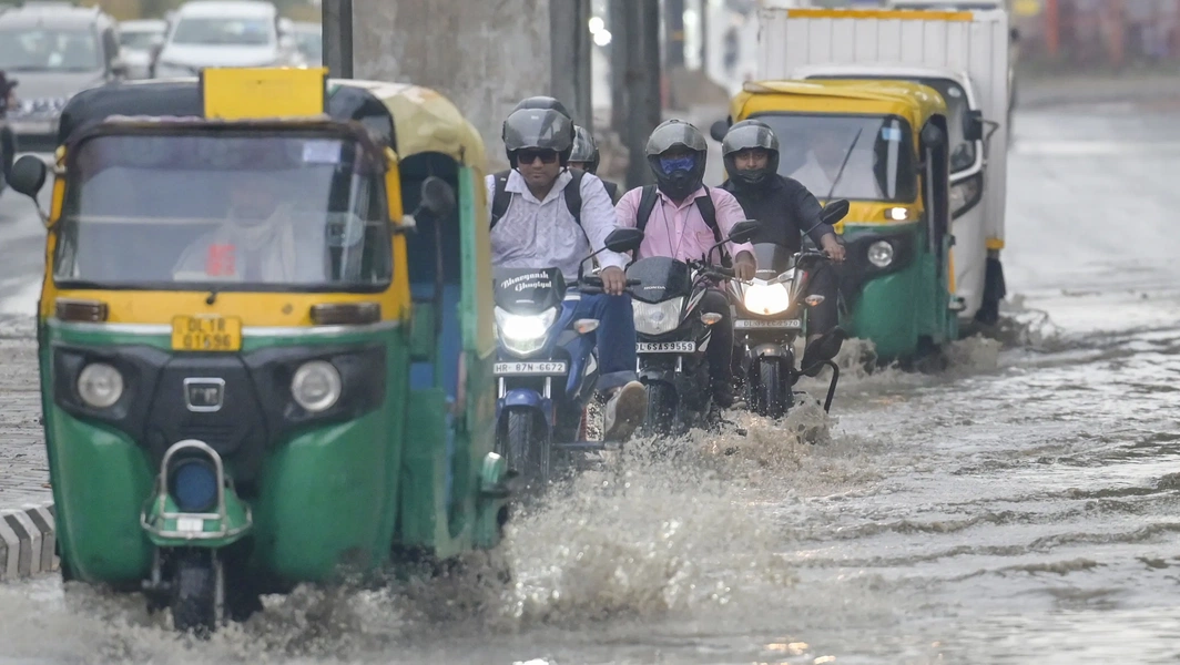 IMD issues alerts for 19 states as heavy rain hits travel, safety