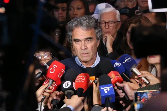 Sergio Fajardo reaccionó luego de su derrota al obtener más de un ...