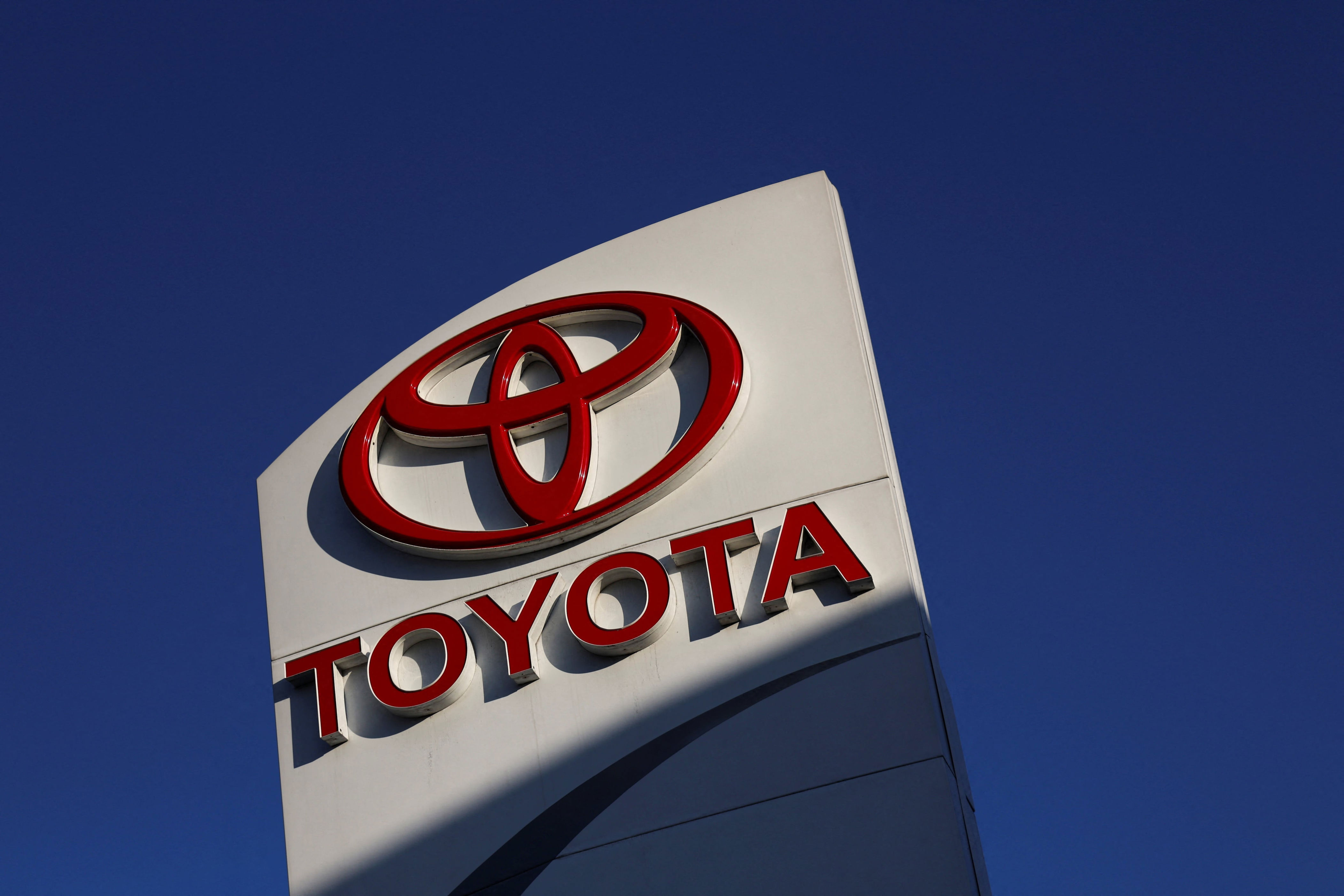Toyota union's survival strategy contrasts Korea's profit-driven bargaining