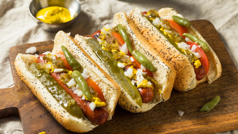 The best rated hot dogs in Illinois come from a 'no seats, no ketchup ...