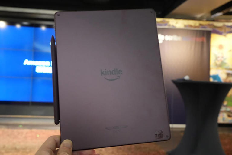 カラーになった「書けるKindle」 「Kindle Scribe Colorsoft」が目指す進化
