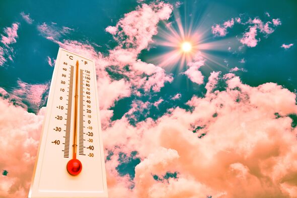 Hot weather maps turn orange in new 27C heatwave - 10 hottest cities