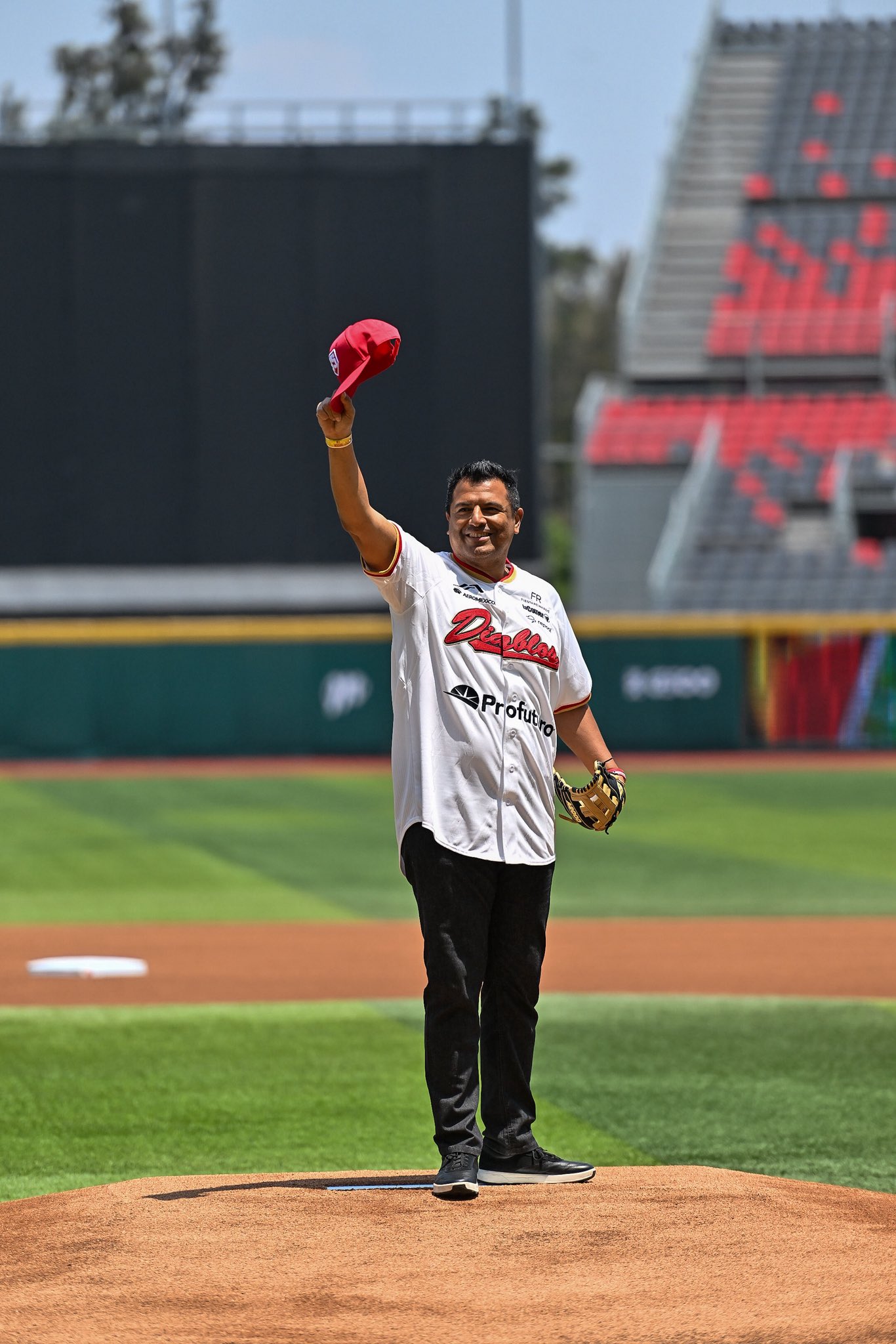 Diablos completa barrida ante Conspiradores para redondear el festejo a ...