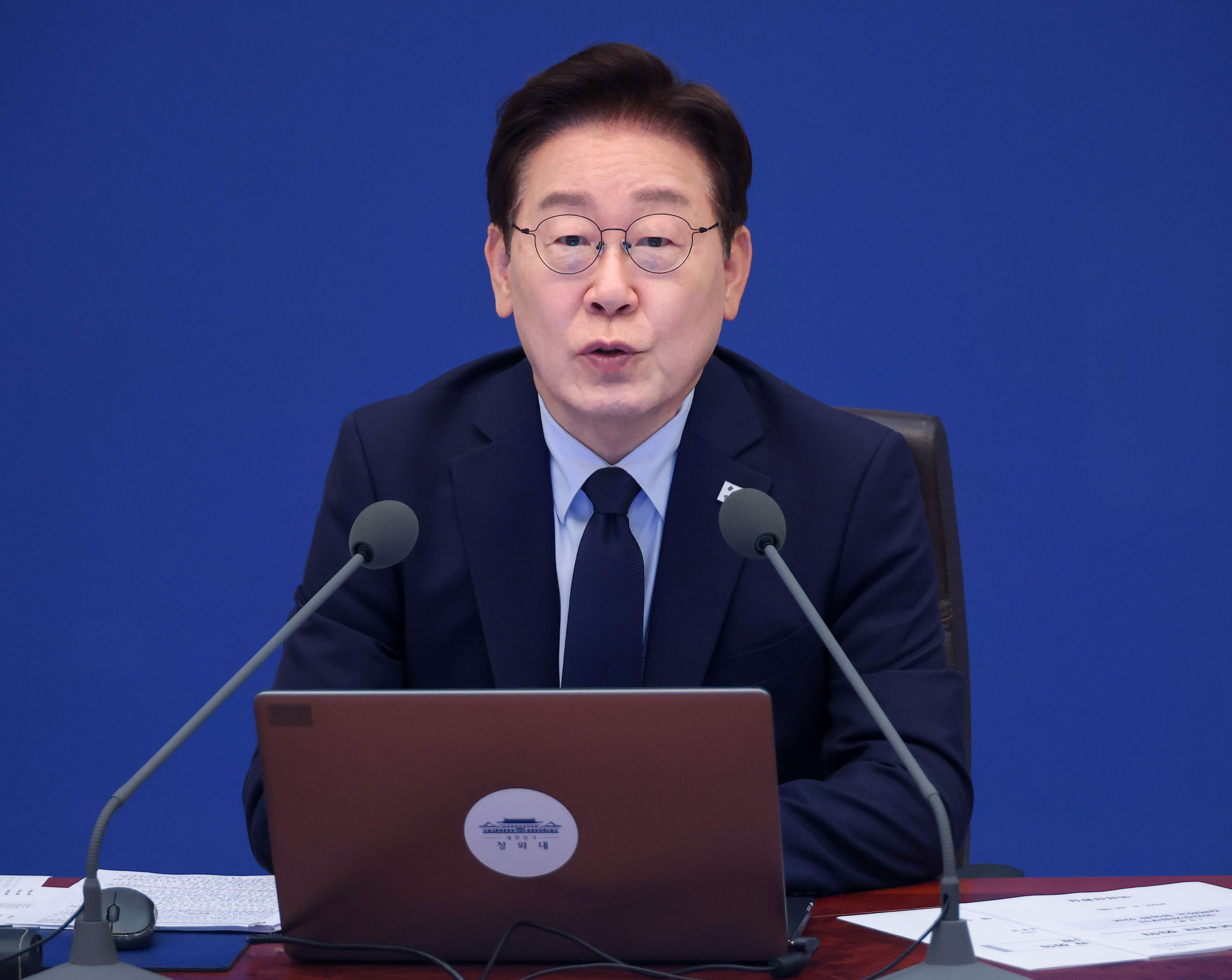 President Lee Jae Myung orders full resources for Hanwha Aerospace ...