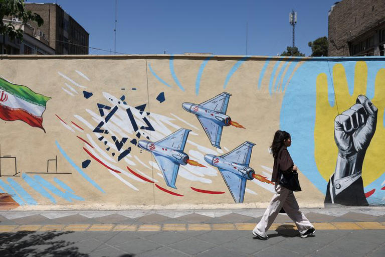 Iran and US trade strikes, Kuwait comes under fire as diplomacy drags on