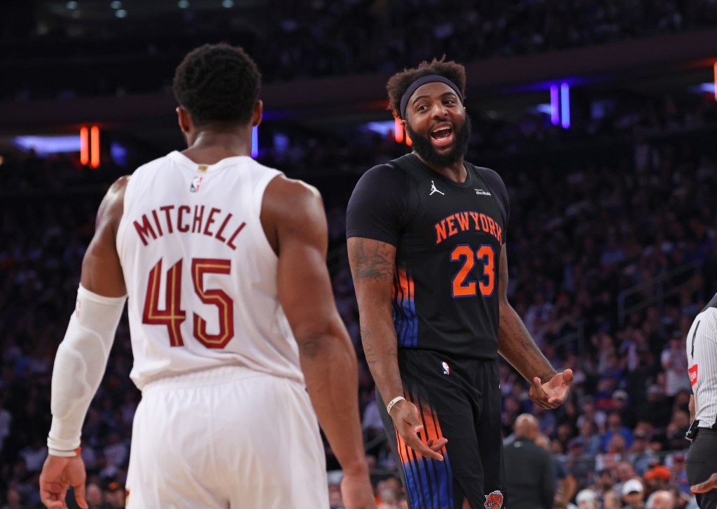 Mitchell Robinson takes part in Knicks’ practice as Game 1 status ...