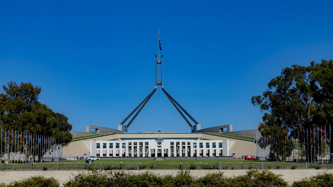 Hanson says she is ready to be prime minister as poll puts One Nation ahead
