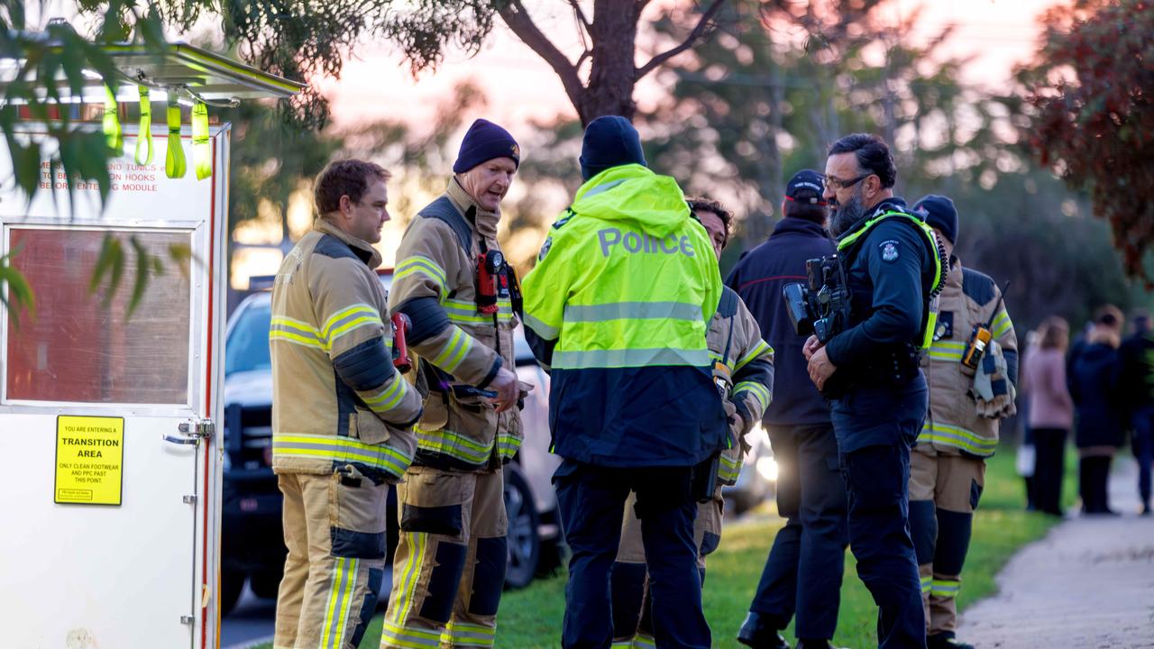 Dogs die by toddler’s side in house fire