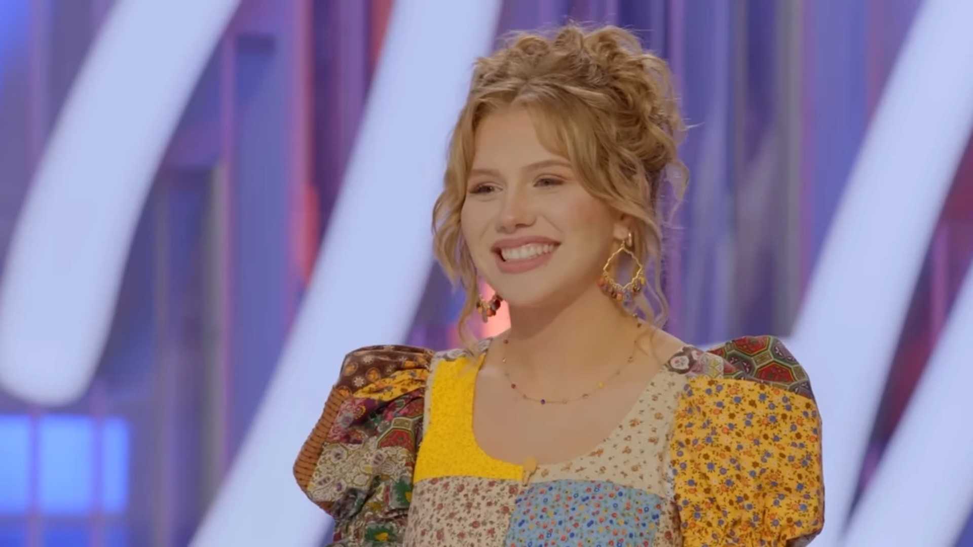 American Idol winner Hannah Harper reacts to opening for Lauren Alaina