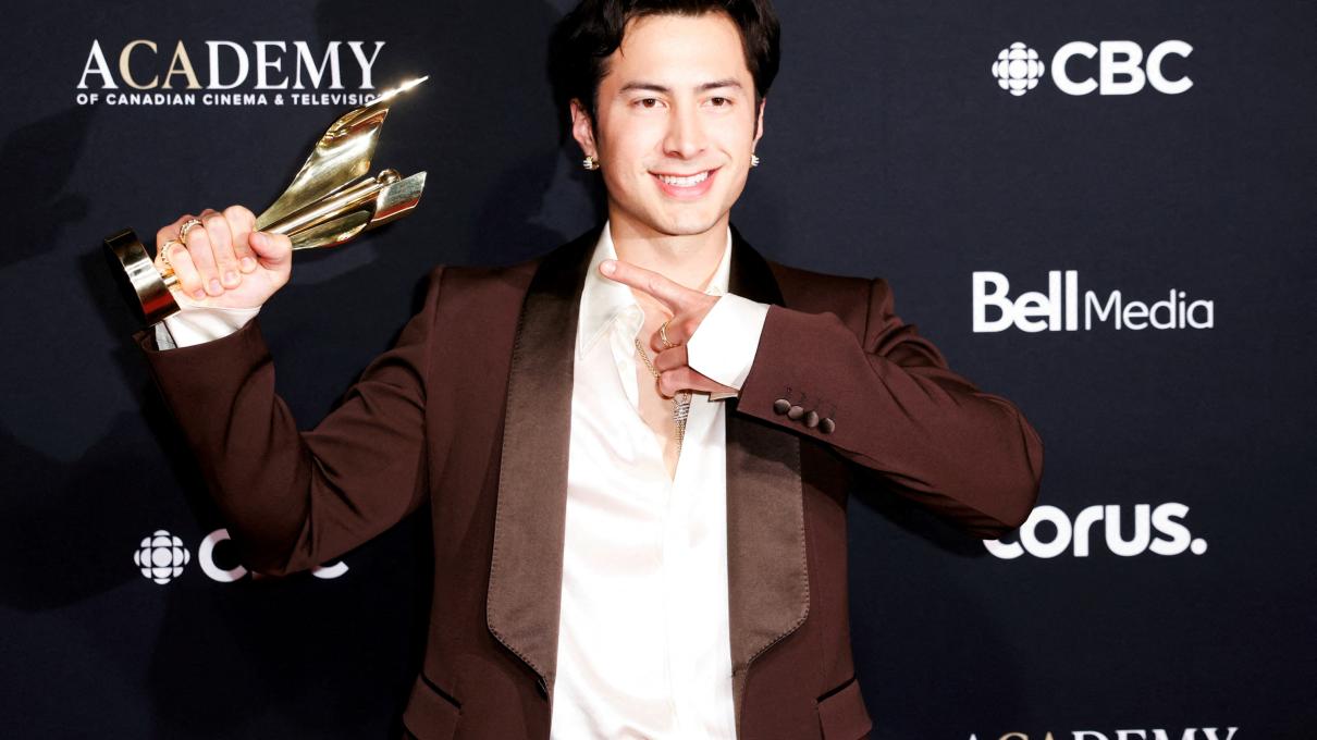 Hudson Williams gana mejor actor por Heated Rivalry y dedica emotivo ...