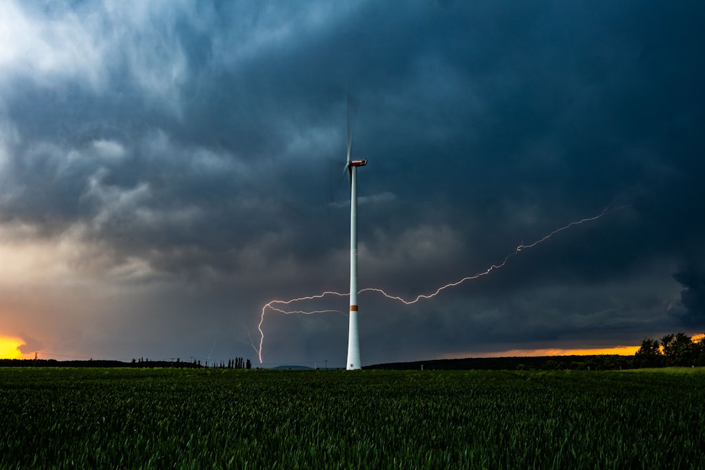 Sturm verwüstet Unstrut-Hainich-Kreis – umgestürzte Linde beschädigt ...
