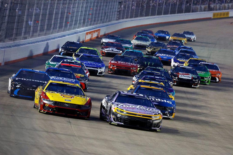 Shane van Gisbergen earns first-ever top five oval finish in Nashville ...