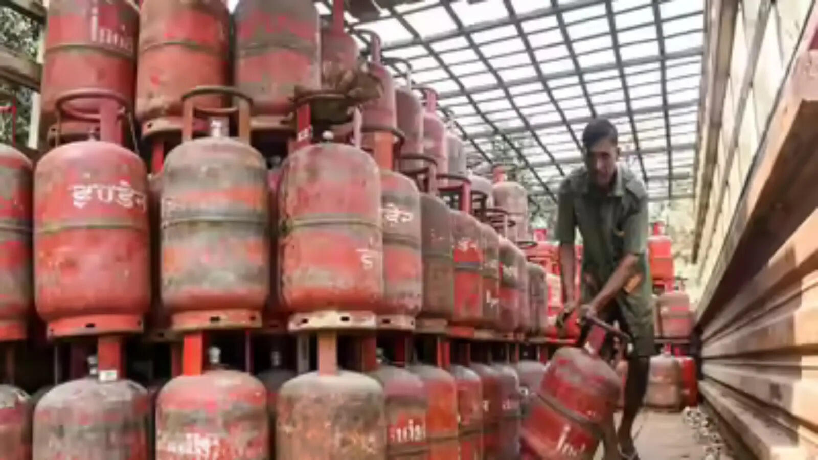 LPG supply alert! Centre issues key directive to state-owned oil companies