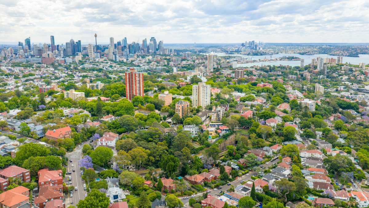 Prices fall in Sydney and Melbourne as Australia’s housing market loses ...