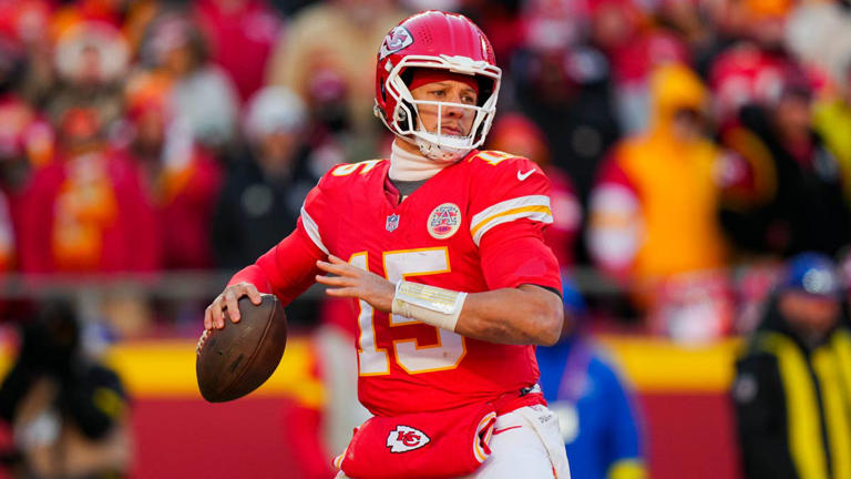 Chiefs QB Patrick Mahomes reacts to Texas Tech's WCWS win over UCLA