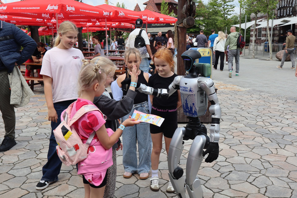 Viralowy robot hitem Dnia Dziecka w Energylandii. Tak bawiły się dzieci ...