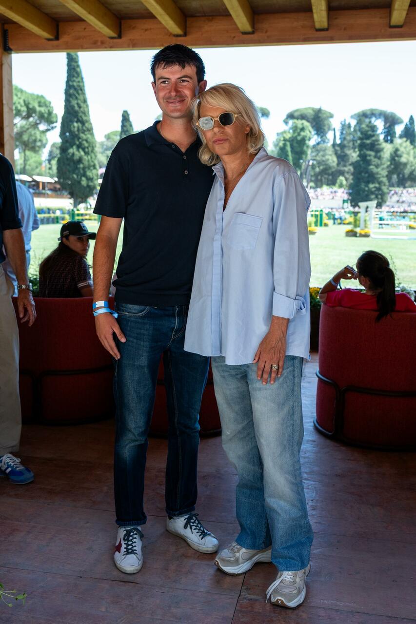 Piazza di Siena 2026, pagelle look: Maria De Filippi sportiva (8 ...