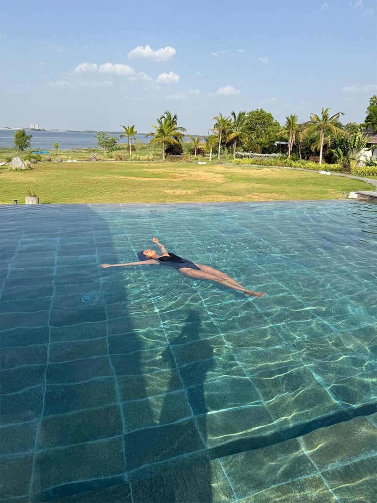 Photos: Priyanka Chopra Jonas drops glimpses from her relaxing pool day ...