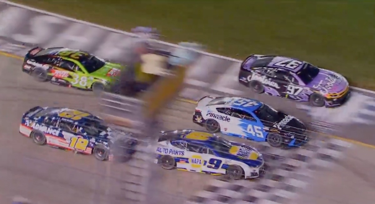 Shane van Gisbergen earns first-ever top five oval finish in Nashville ...