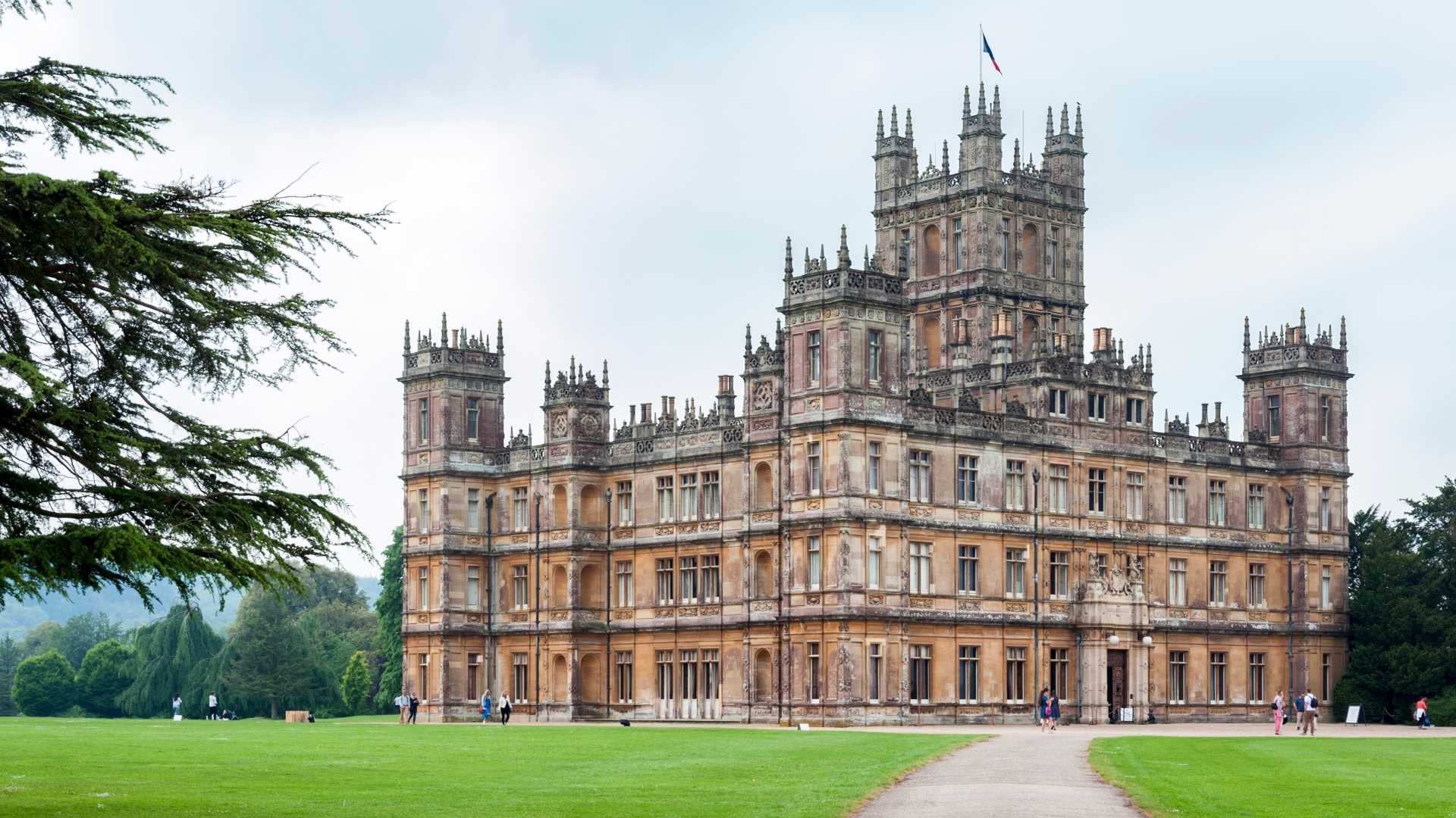 In the UK, if you loved Downton Abbey, here are 5 series set in 18th ...