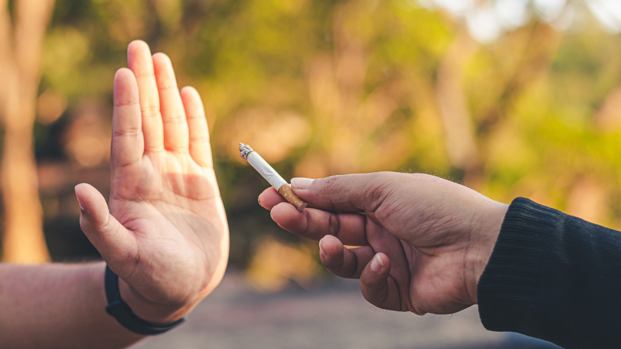 Acidity after every cigarette? Gastro experts reveal what tobacco is ...