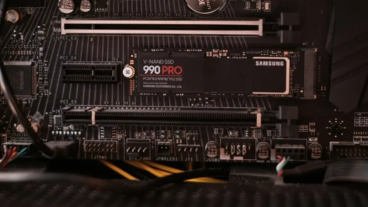 Nový hack přes SSD: Webová stránka vás dokáže špehovat, aniž byste si ...