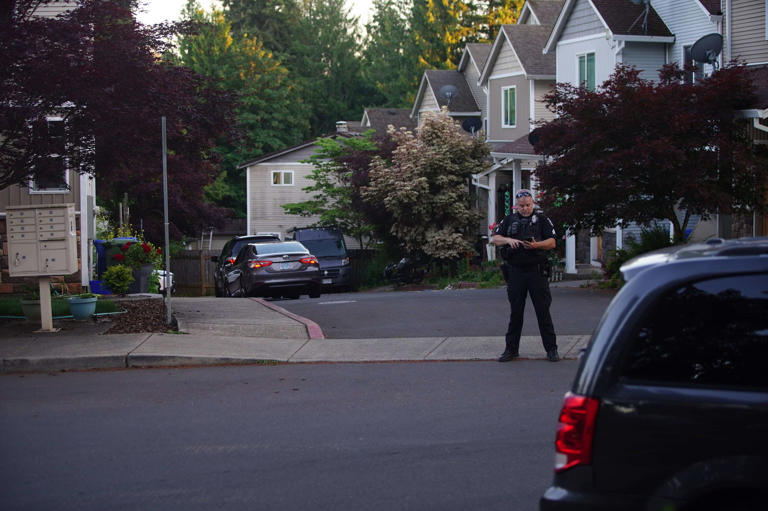 Multiple people killed, police officer shot in Sandy; man arrested