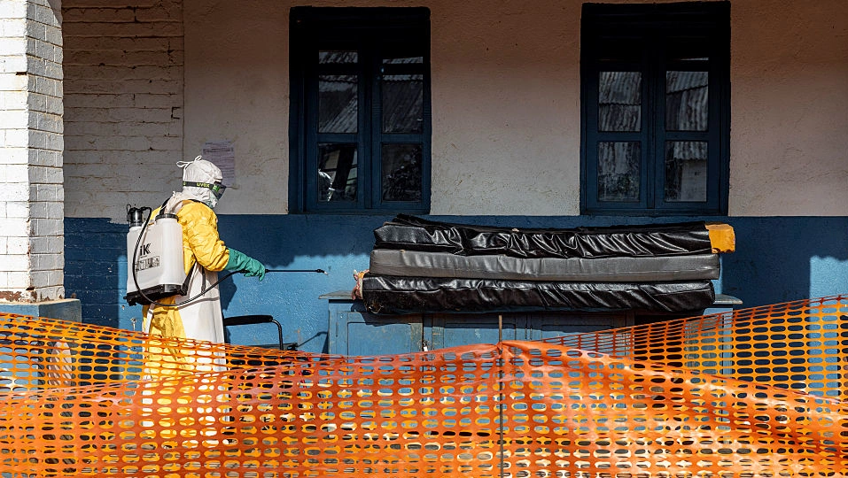 Brazil monitors two suspected Ebola cases amid African outbreak