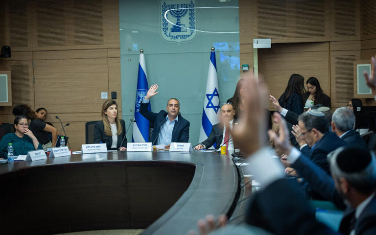 Knesset panel votes to advance dissolution of Knesset; 1st plenum vote ...