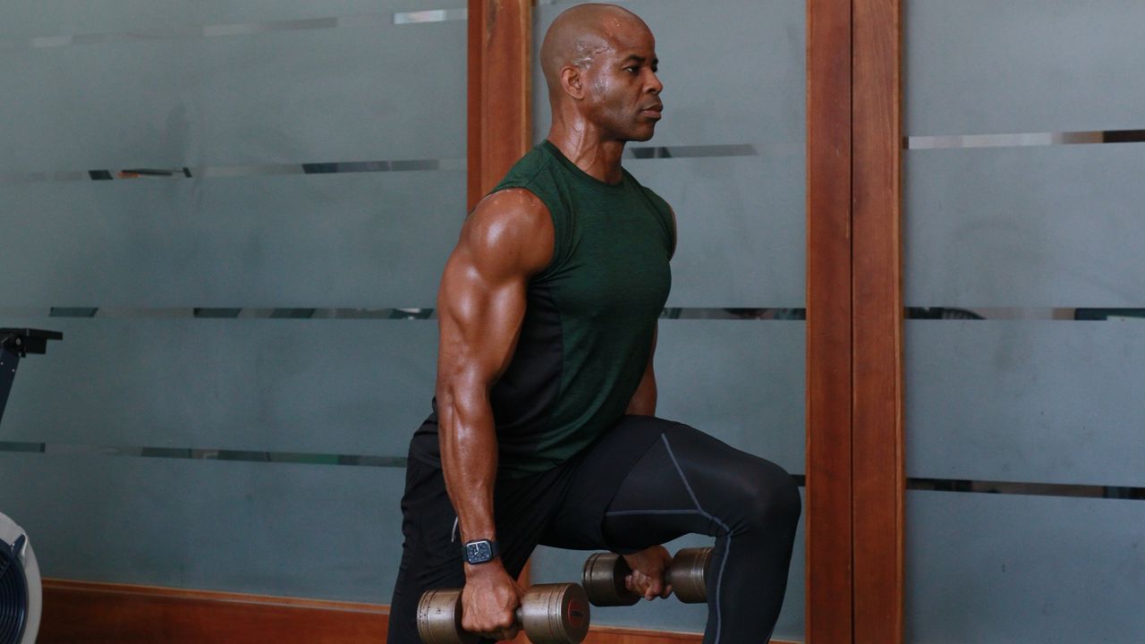 A celebrity trainer recommends these three dumbbell exercises to build ...