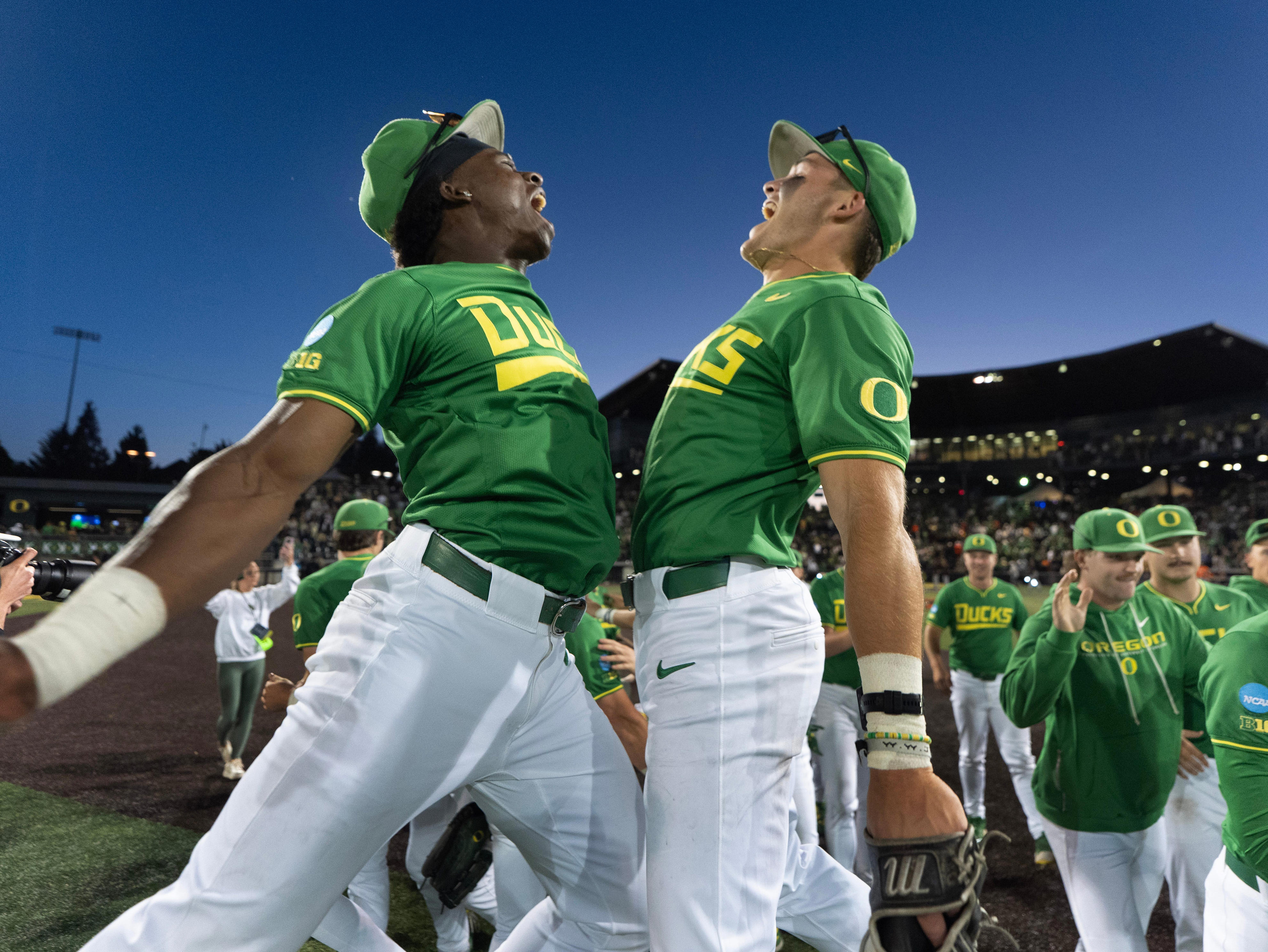 Ducks beat the Beavers 4-1 to advance to play in the super regionals