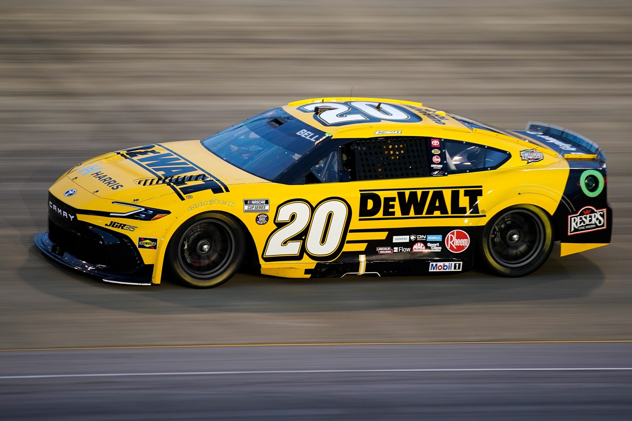 Christopher Bell, Chase Briscoe come up short of first wins of 2026