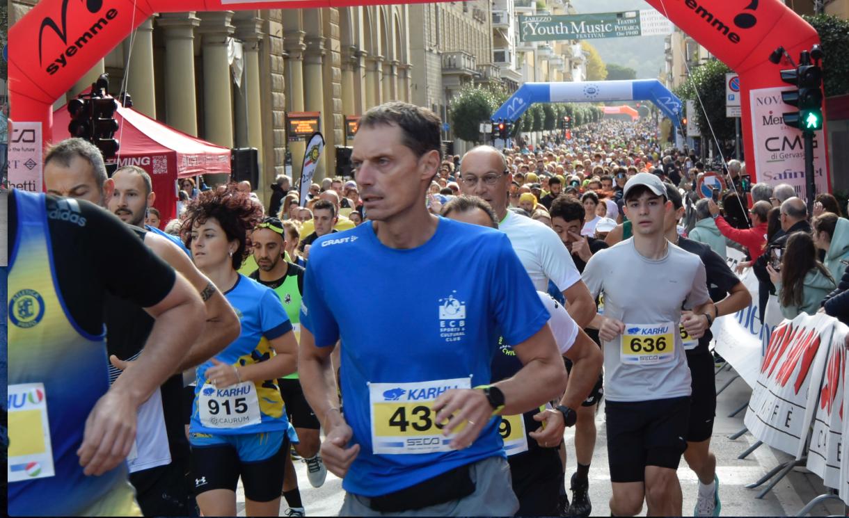 Il keniano Brian Kibor Akotir vince la Scalata al Castello numero 53