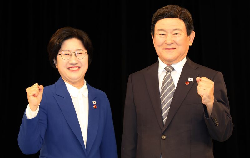 제주교육감 선거 막판 공방… 고의숙 "정책 경쟁" 김광수 "검증 답하라"