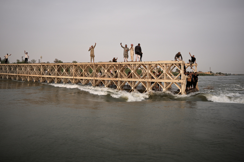 Photos of rare Euphrates River floods in Syria