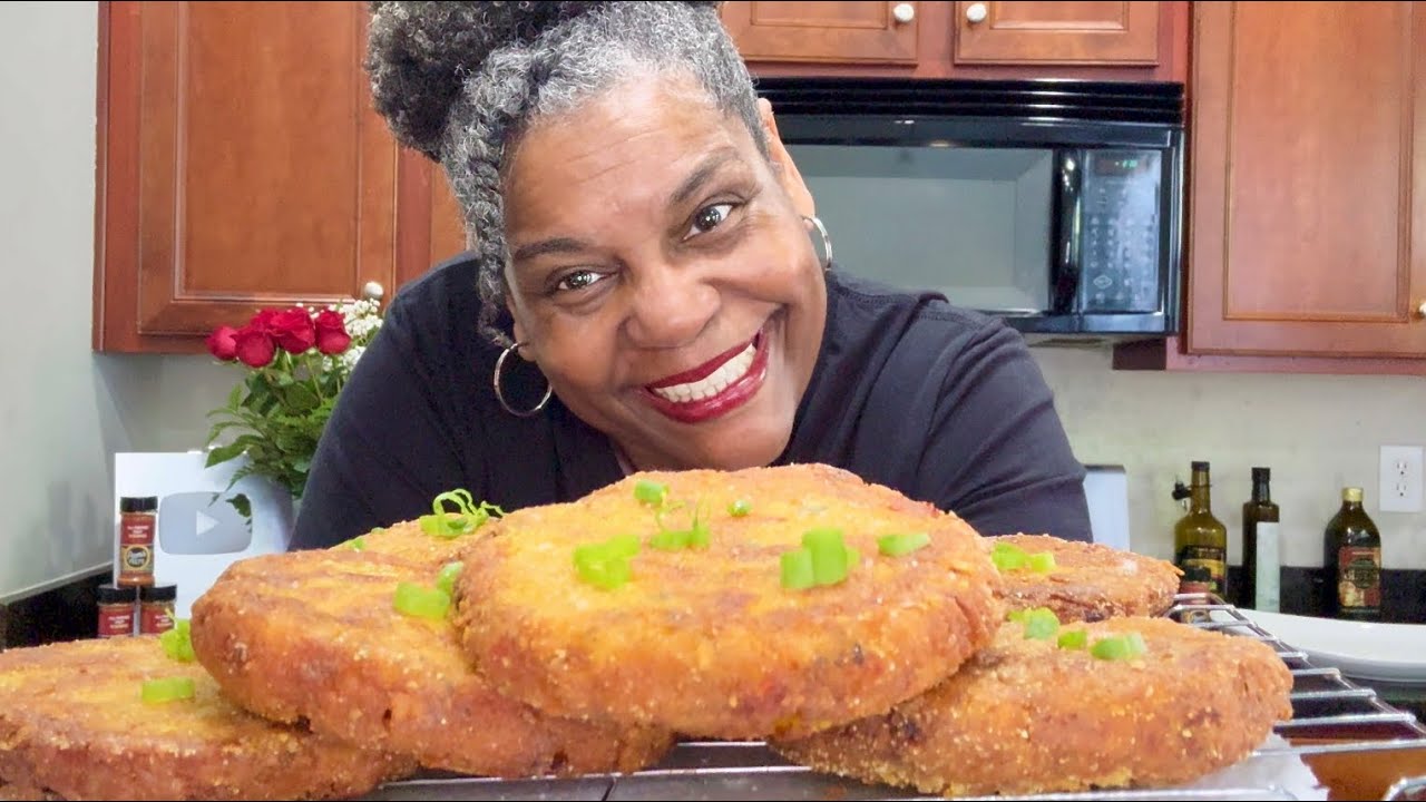 Easy homemade salmon croquette recipe for dinner