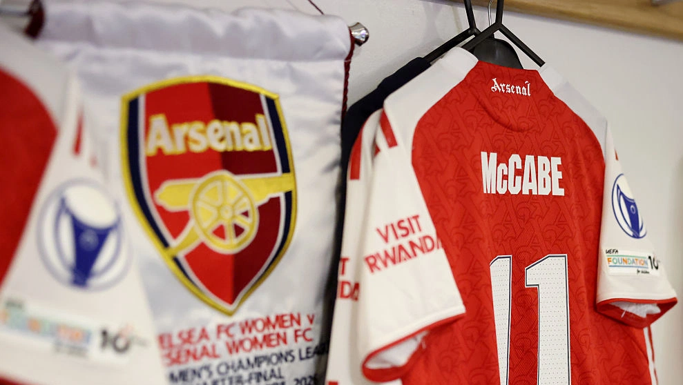 Chelsea set to sign McCabe from Arsenal amid rivalry jabs