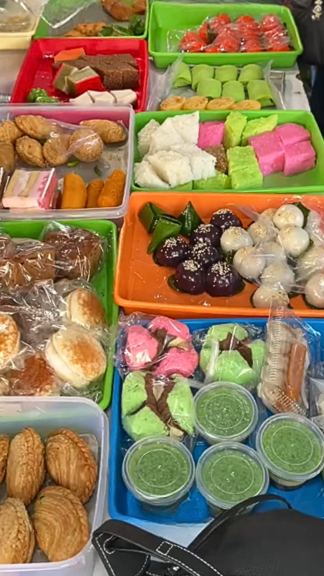 Kue pasar legend favorit di Teluk Gong