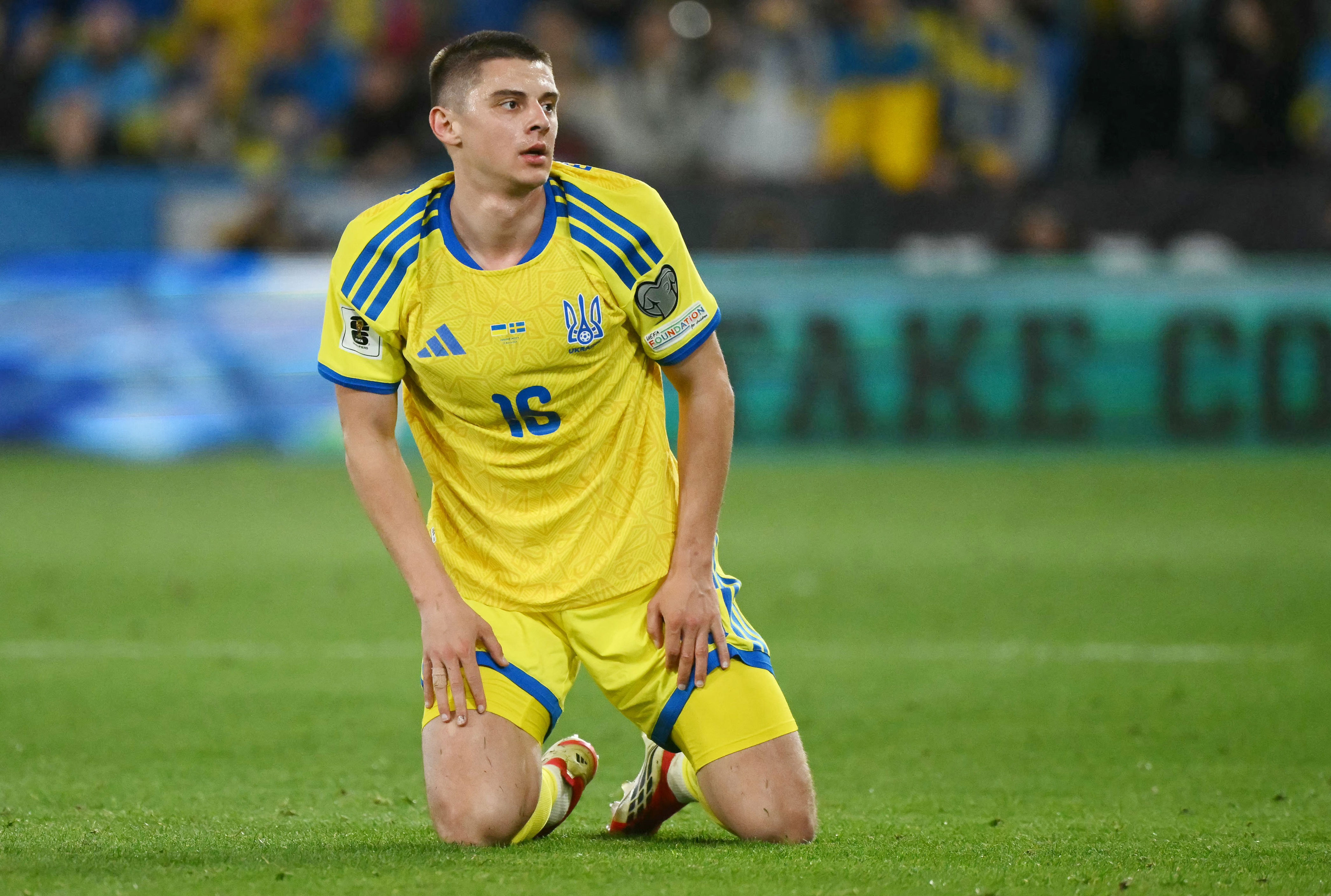 Monday’s Everton news: Greek right-back linked, Moyes on Grealish & George