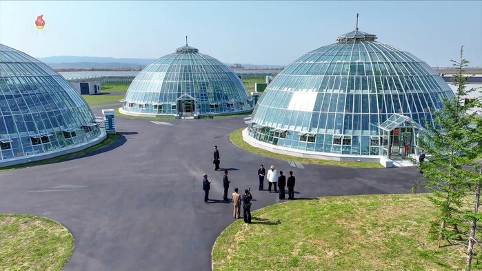 N Korean leader inspects greenhouse farm