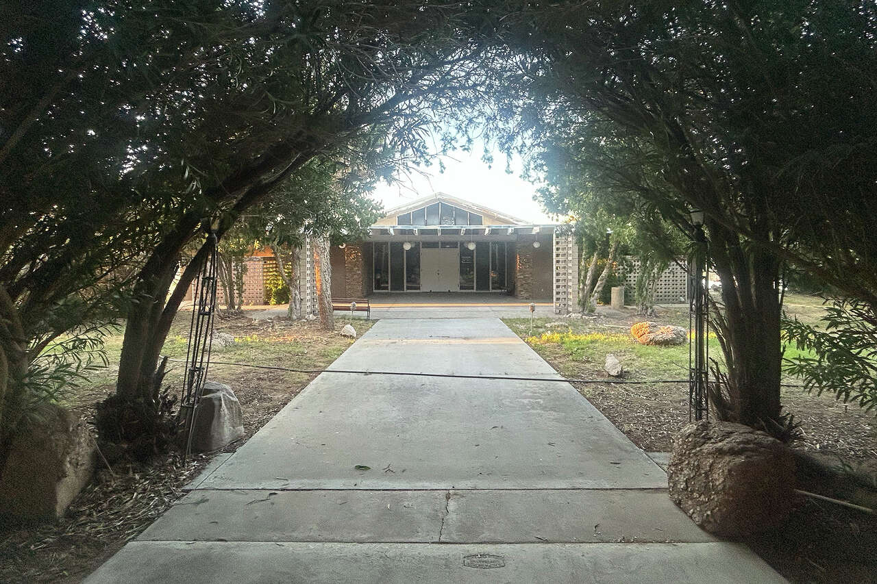 Frank Lloyd Wright's son designed a beautiful, failed Calif. utopian colony