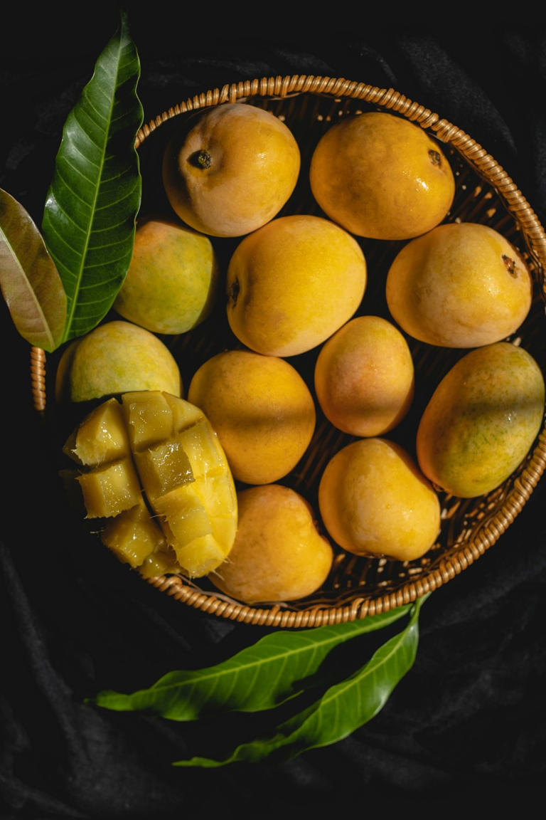 Fitness coach says eating mangoes won't ruin your fitness goals: '60 ...