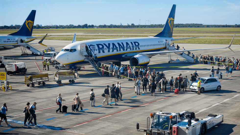 Drunk and abusive passengers face flying ban under Labour’s national ...