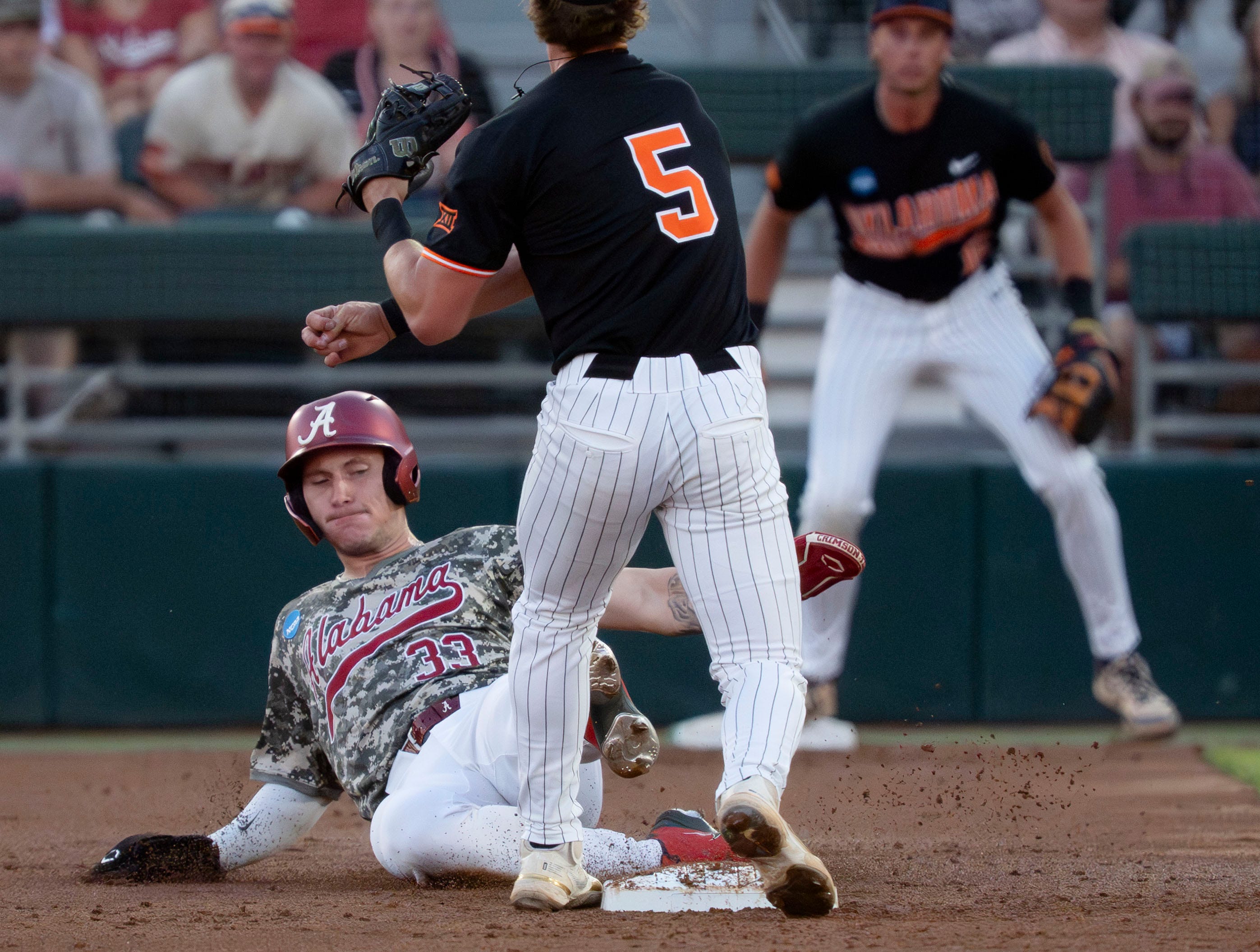 Rob Vaughn confirms broken finger for Alabama baseball's Johnny Lemm