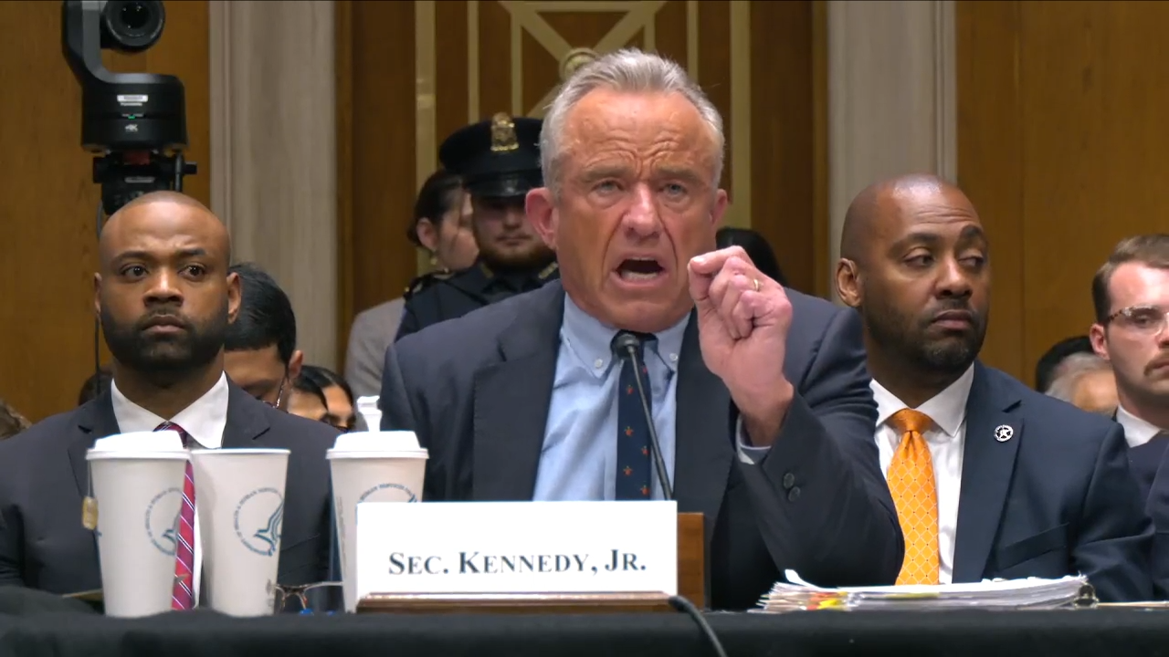 'Well, you are in the minority': RFK Jr. flails when Bernie Sanders ...