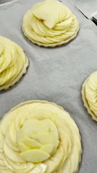 French pastry school day 32: Elegant apple tarts and mille-feuille