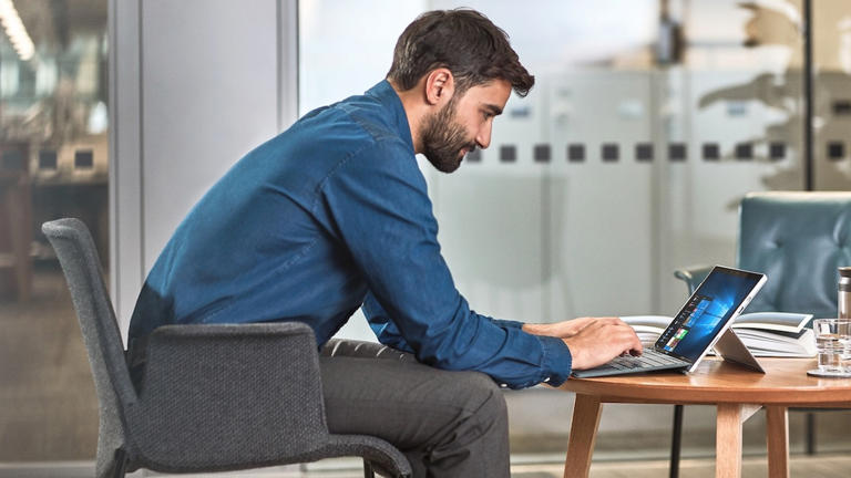 Mit diesem Tool installieren Sie Windows 11 auf alten PCs und passen ...