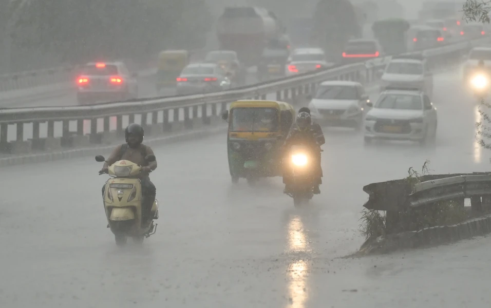 IMD issues alerts for 19 states as heavy rain hits travel, safety