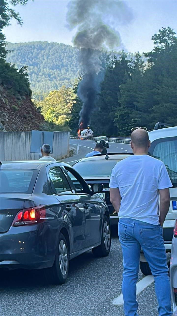 Marmaris’te mazot tankeri alev aldı, facia son anda önlendi